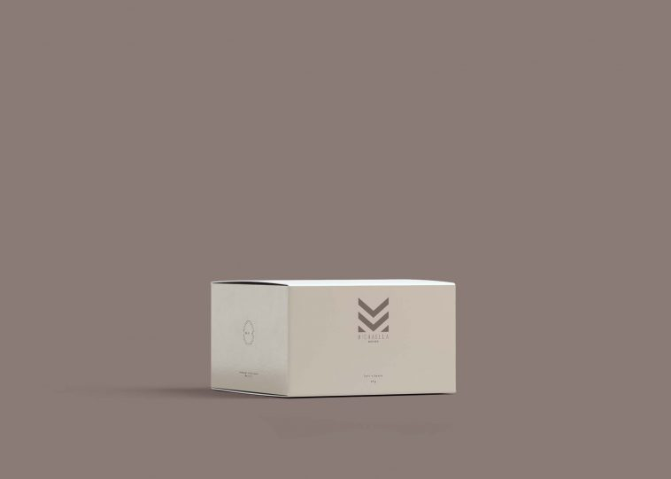 Free Premium Label Box Mockup | eyMockup