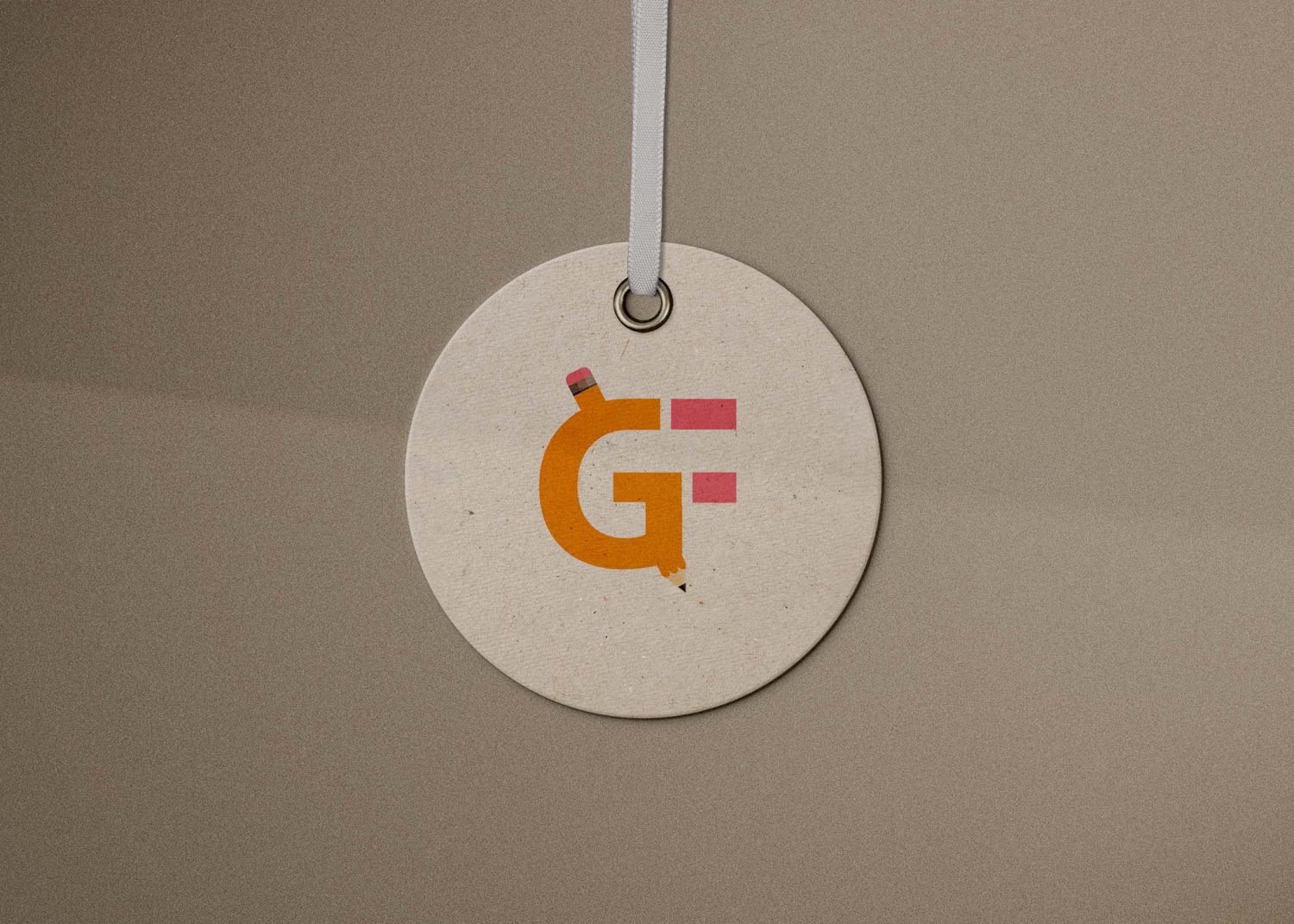 Round Tag Logo Mockup | eyMockup